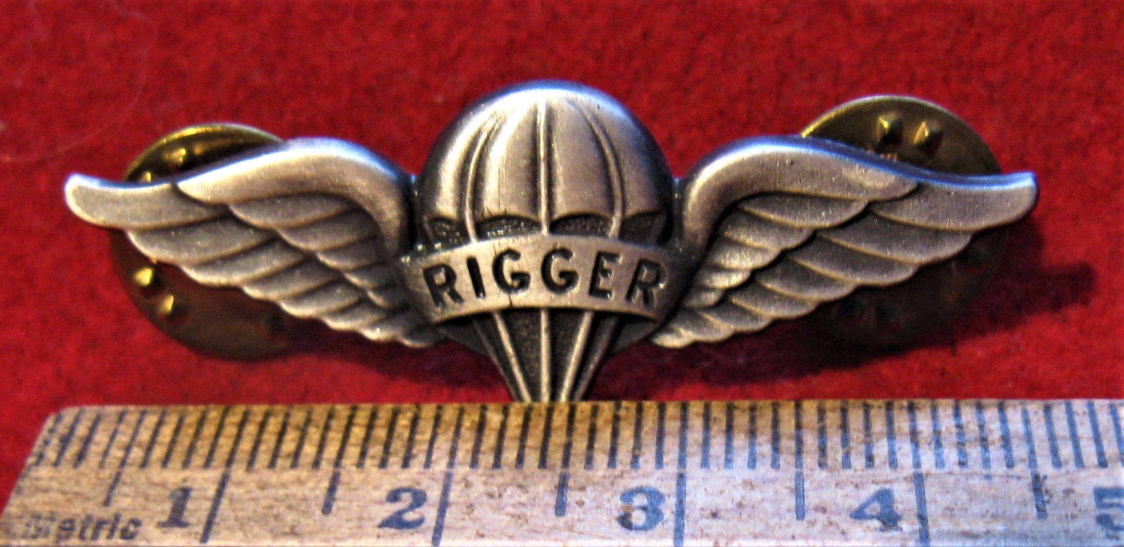 USA - Vietnam Era Airborne Rigger Badge - Shoulder to Shoulder Collectibles